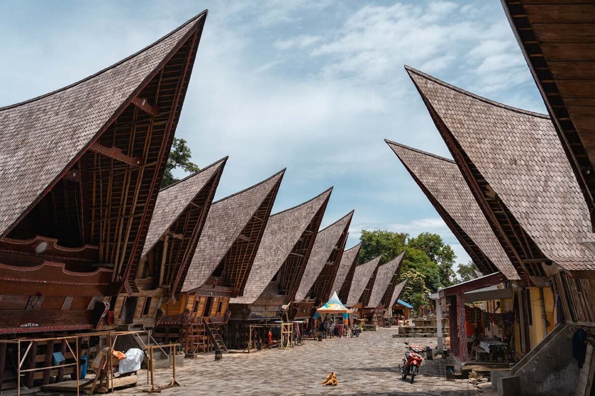 Doen op Sumatra: bezoek Lake Toba en het eiland Samosir - Karlijn Travels